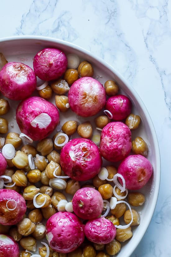 Bagte radiser og kikærter med feta - nem og sund salat